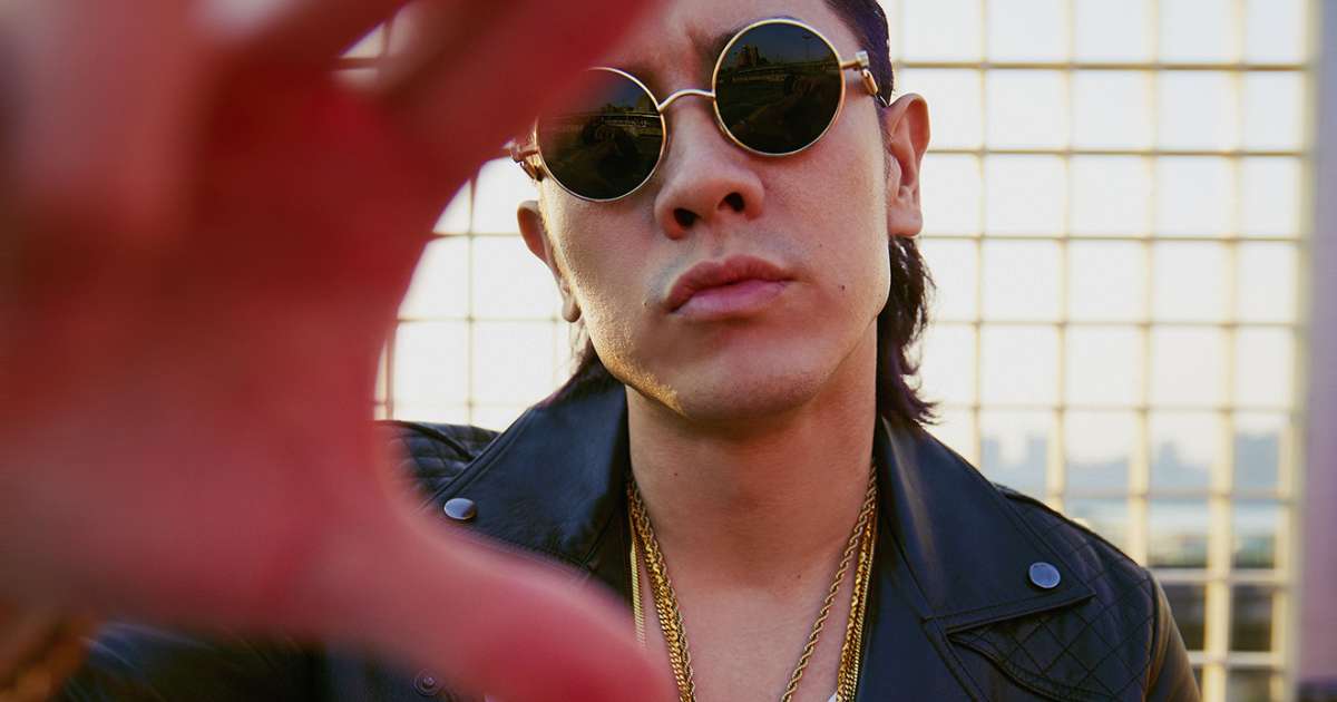 KING CHAIN woos us with the first tune from Billboard Presents ...