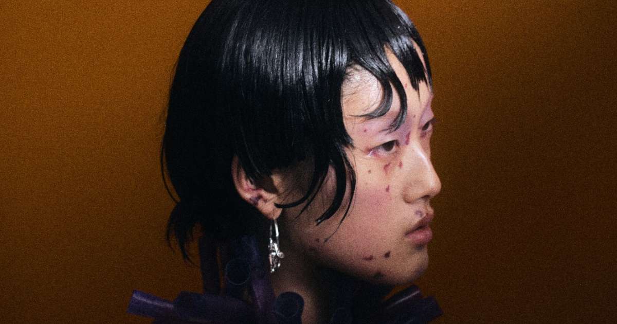 LVRA takes on a darker direction for her new single ‘LOOK’ - New ...