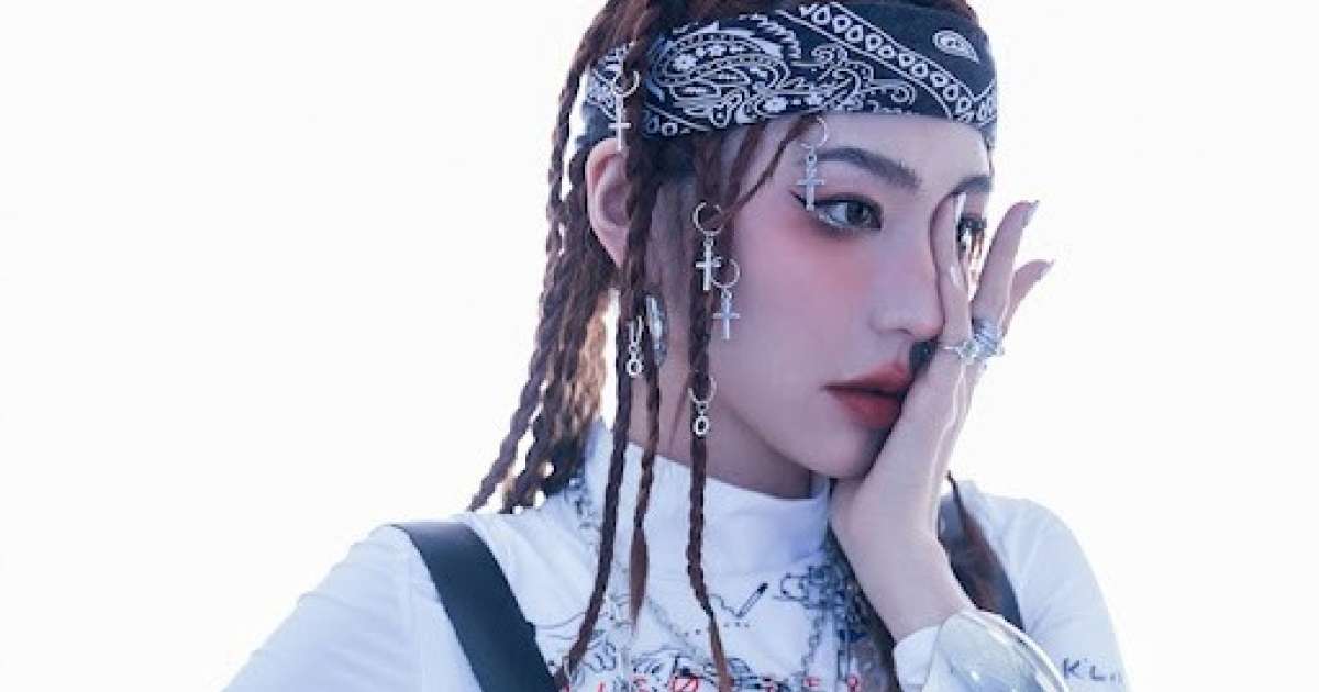 LIZZY teams up with Hong Kong's Fiona Sit on a summery new single ...