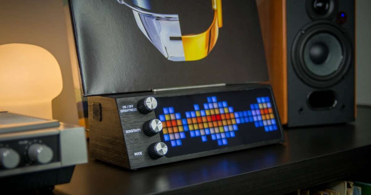 PETRU's vinyl stand turns audio into a live LED visualiser - Tech ...