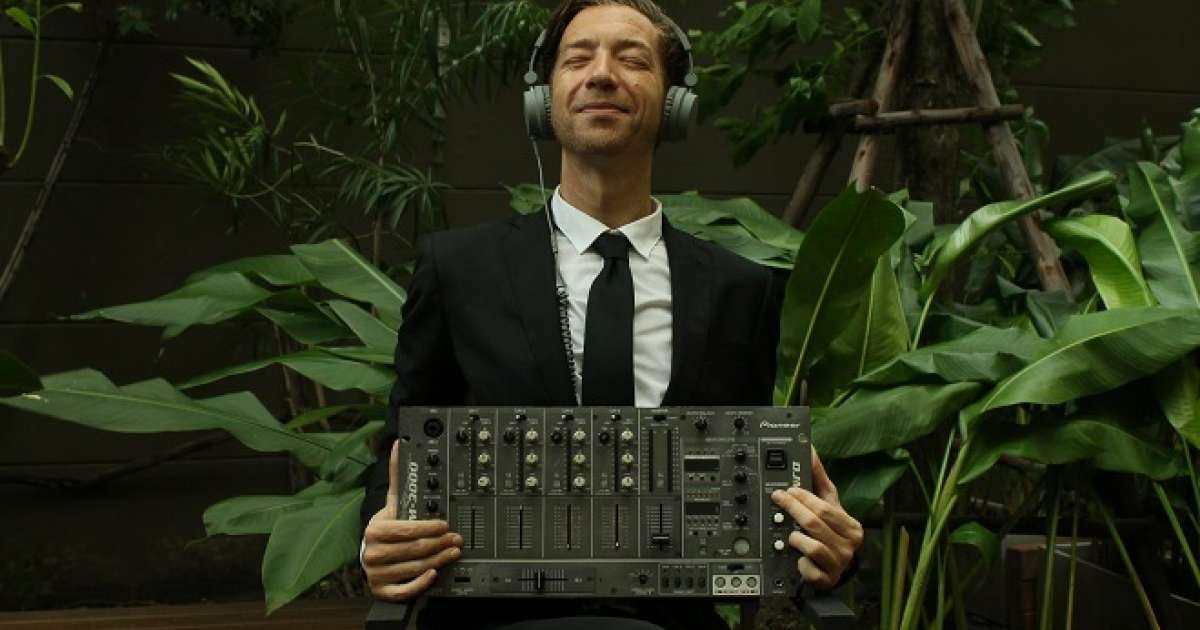 Bangkok-based Scott Hess returns with the latest in his unmissable ...