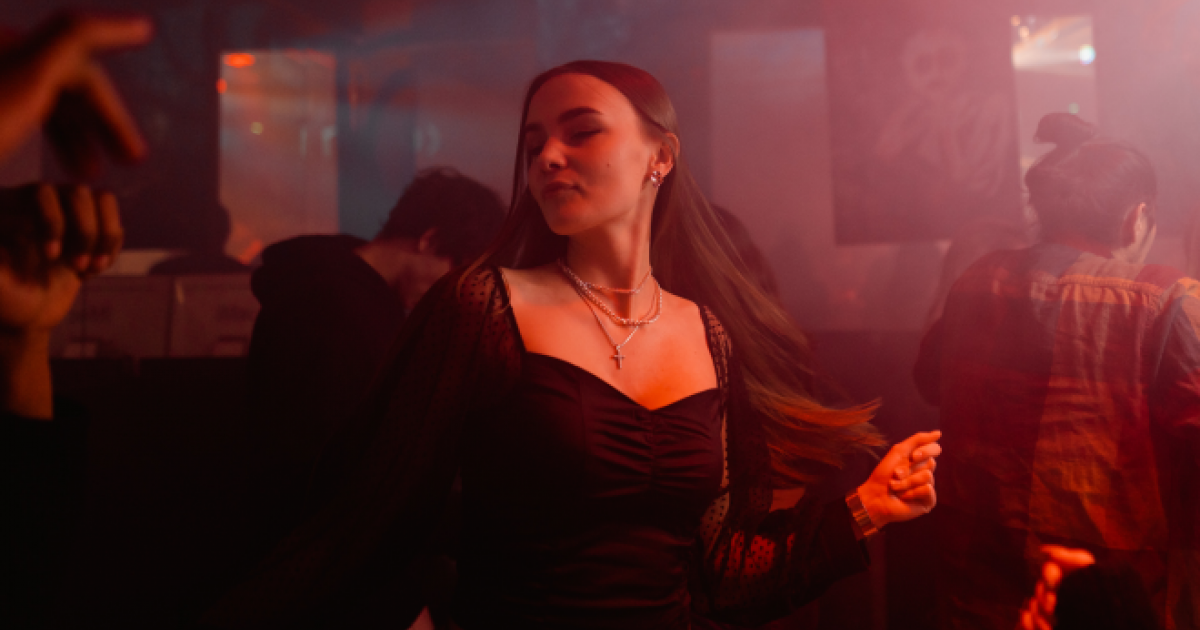Low bass gets people dancing, new study finds - Global News - Mixmag Asia